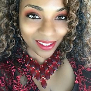 Pamela Smith's Closet (@princesspamela) | Poshmark